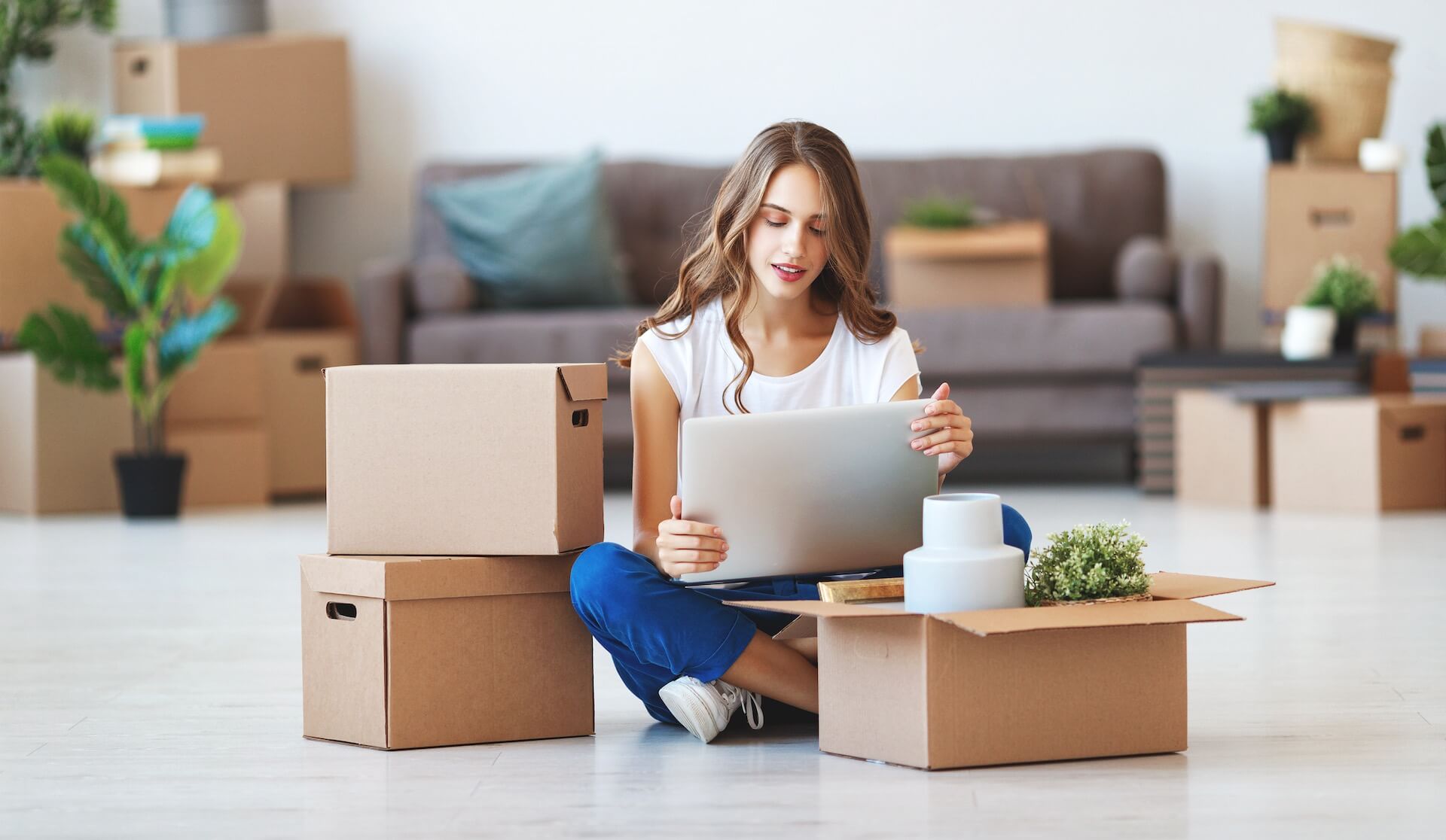 Tips for Moving to a New City Alone - Sunset International Shipping
